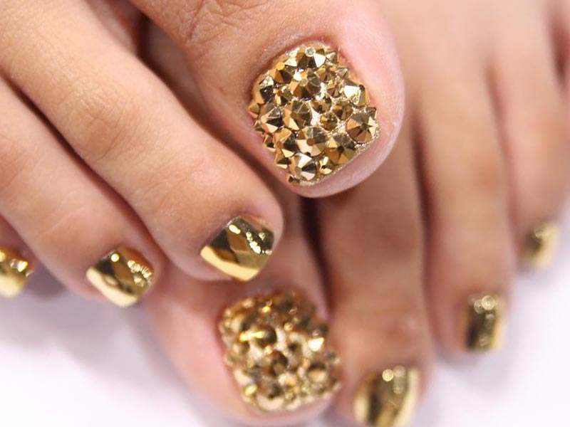 30 Fun Toe Nail Designs To Go Crazy Over | NailDesignsJournal.com